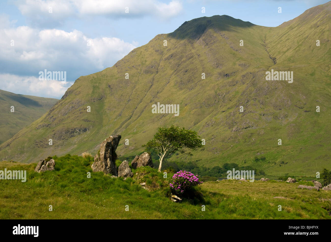 Ben Gorm from Delphi Bridge, Doo Lough pass, County Mayo, Ireland Stock ...