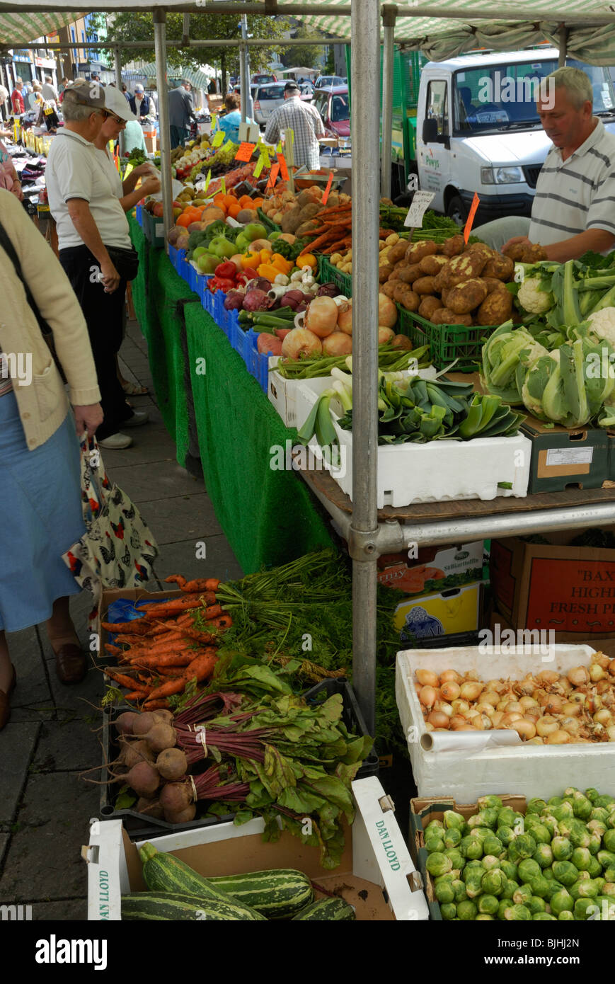 Vegetable stall at Machynlleth market, Wales Stock Photo - Alamy