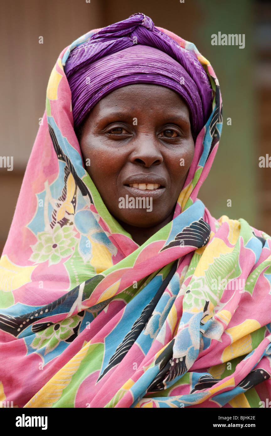 African lady headscarf hi-res stock photography and images - Alamy
