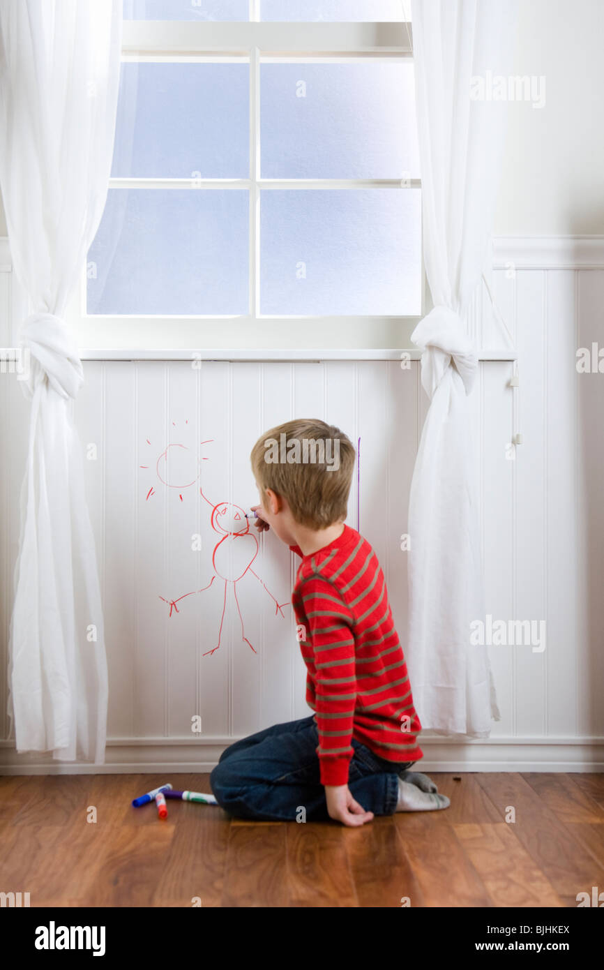 child drawing on the wall Stock Photo - Alamy