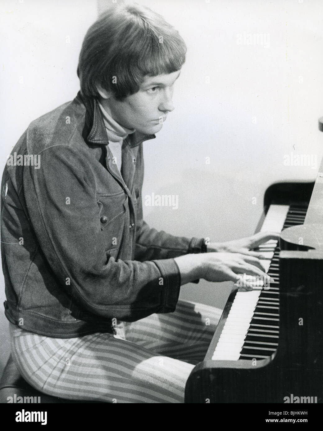 MIKE D'ABO of Manfred Mann group in August 1966 Stock Photo - Alamy