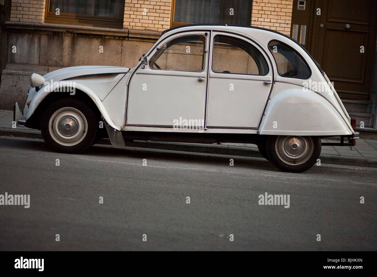 Citroen 2cv convertible hi-res stock photography and images - Alamy