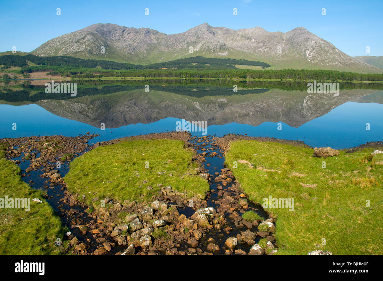 Derryclare, Bencorr and Bencorrbeg in the Twelve Bens range, from Lough ...