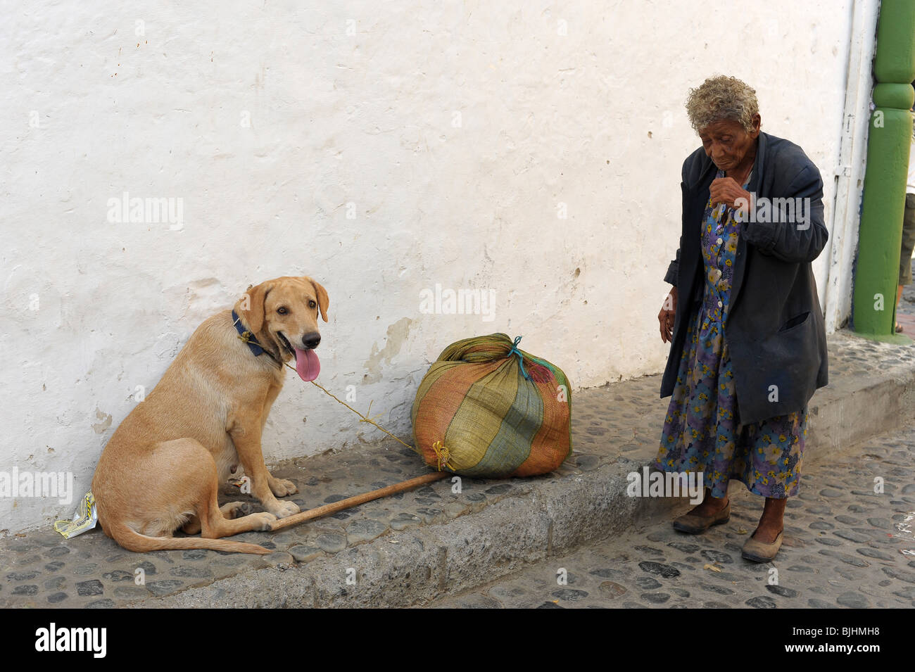Bag lady homeless hi-res stock photography and images - Alamy