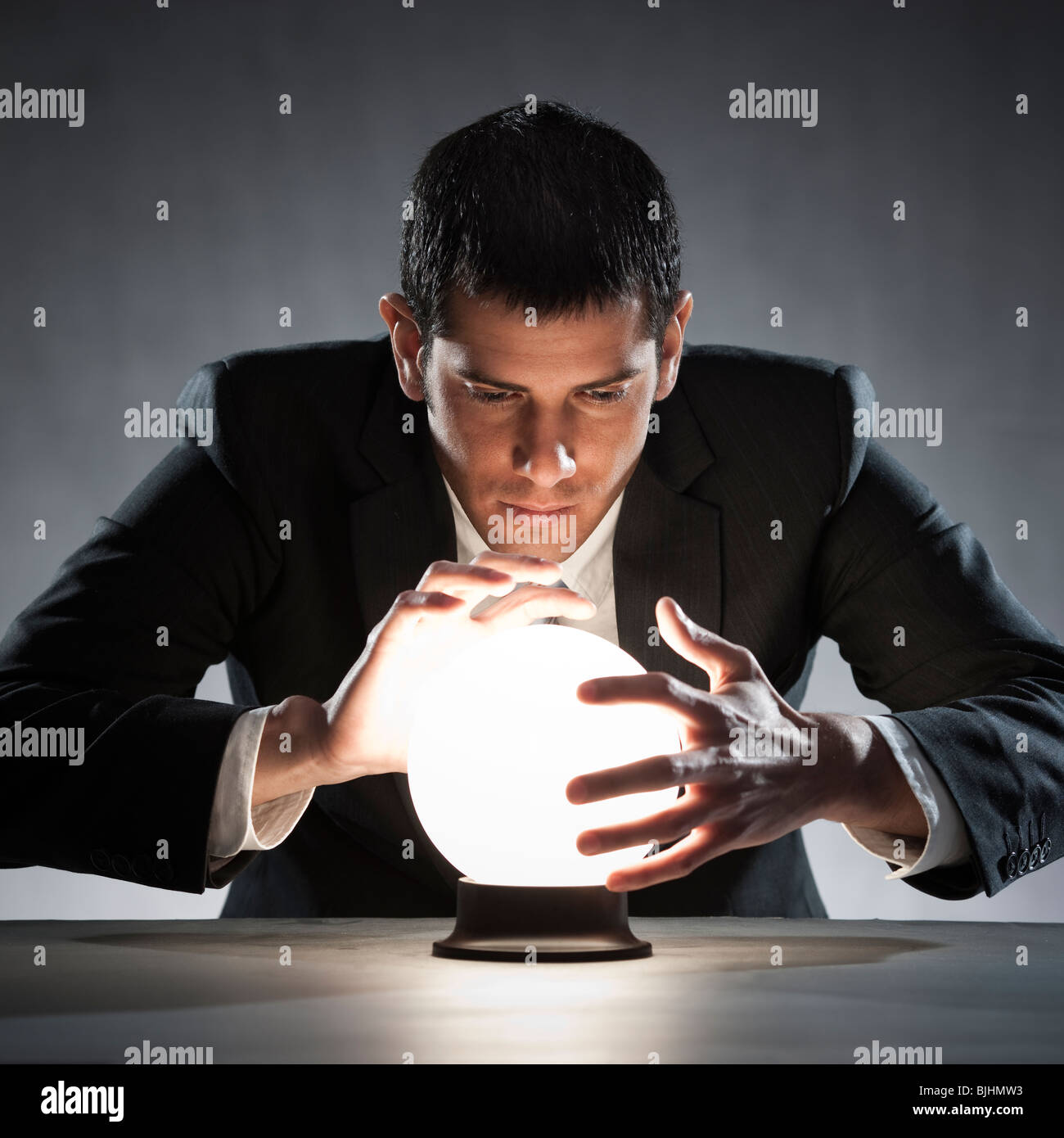 Crystal ball predicting future hi-res stock photography and images - Alamy