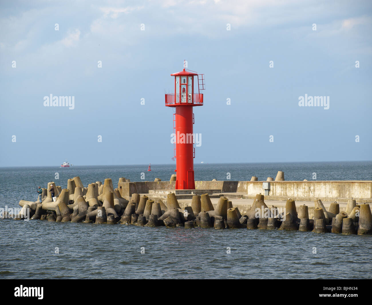 Lighthouse on water edge near hi-res stock photography and images - Alamy