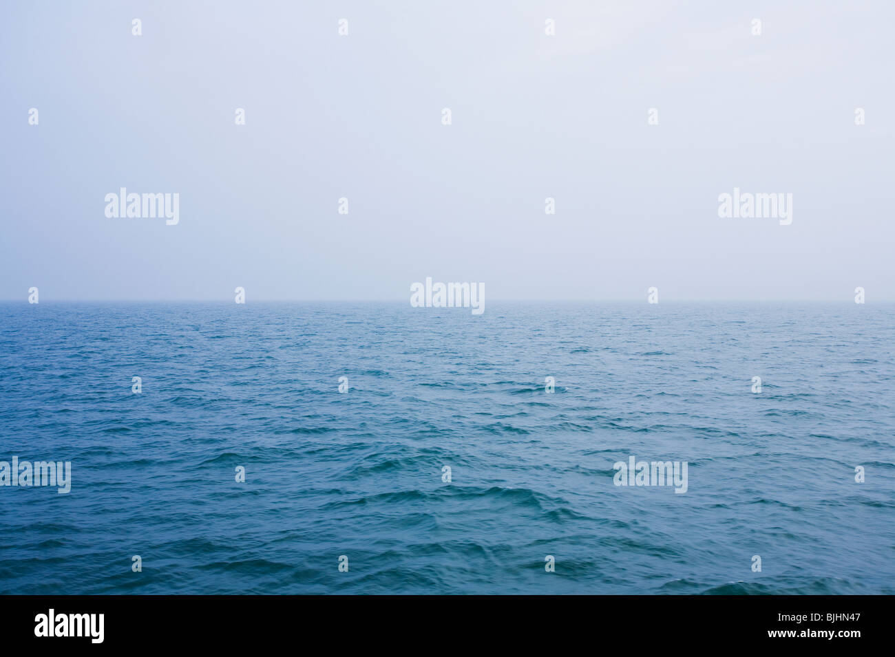 Fog oceans hi-res stock photography and images - Alamy