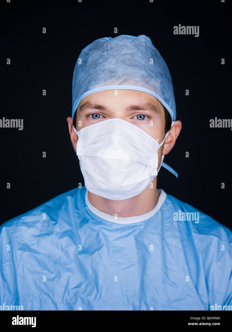 doctor with a surgical mask Stock Photo - Alamy