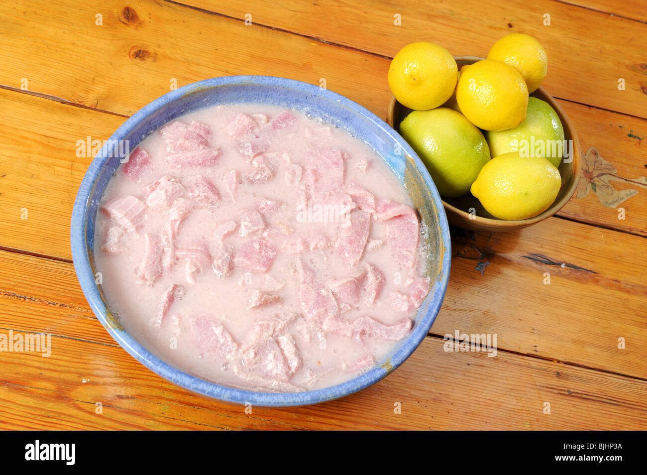 cooking tuna fish Stock Photo - Alamy