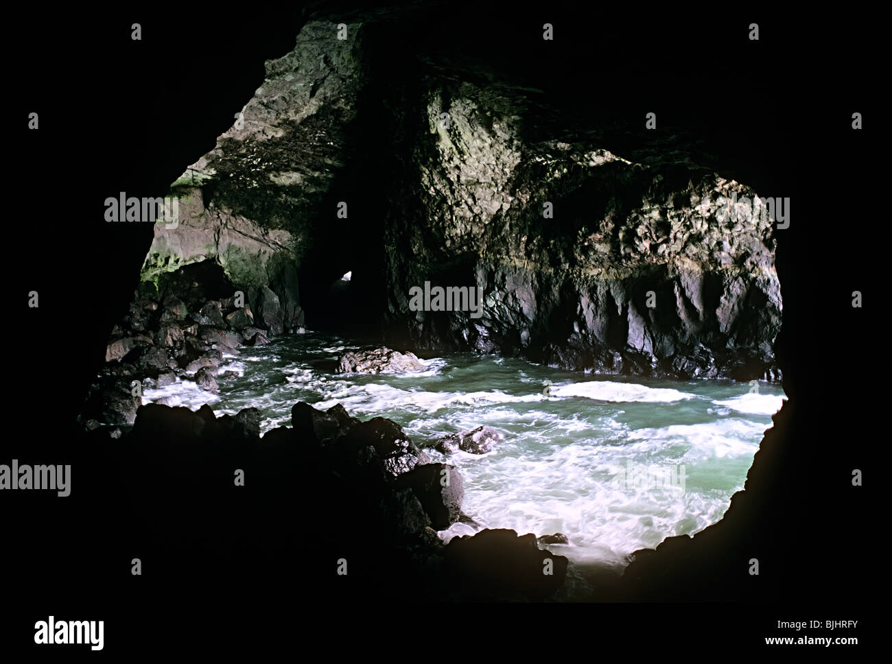 Sea cave oregon hi-res stock photography and images - Alamy