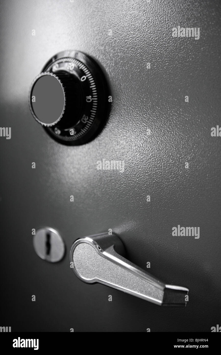 Key door metaphor hi-res stock photography and images - Alamy