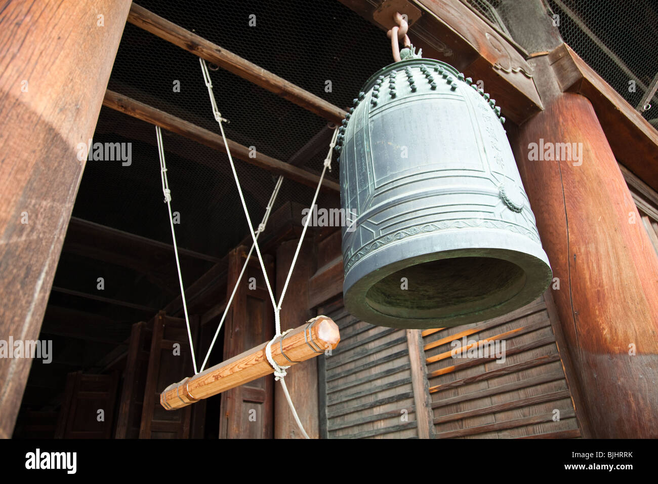 Japanese temple bell hi-res stock photography and images - Alamy