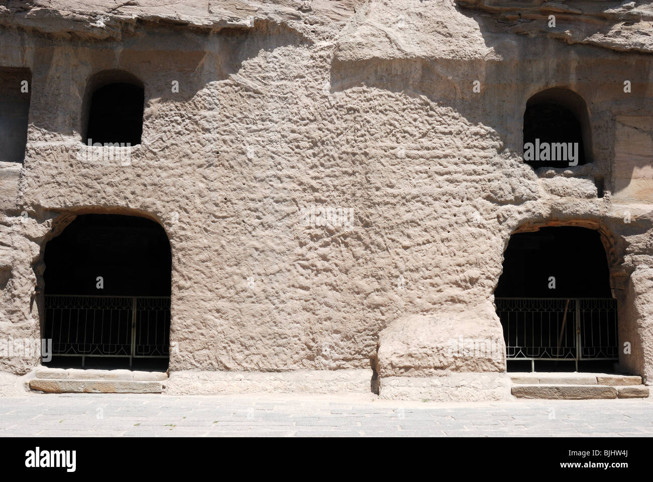 The Yungang Grottoes are ancient Buddhist temple grottoes near the city ...