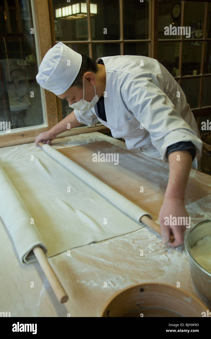 Man making japanese soba hi-res stock photography and images - Alamy
