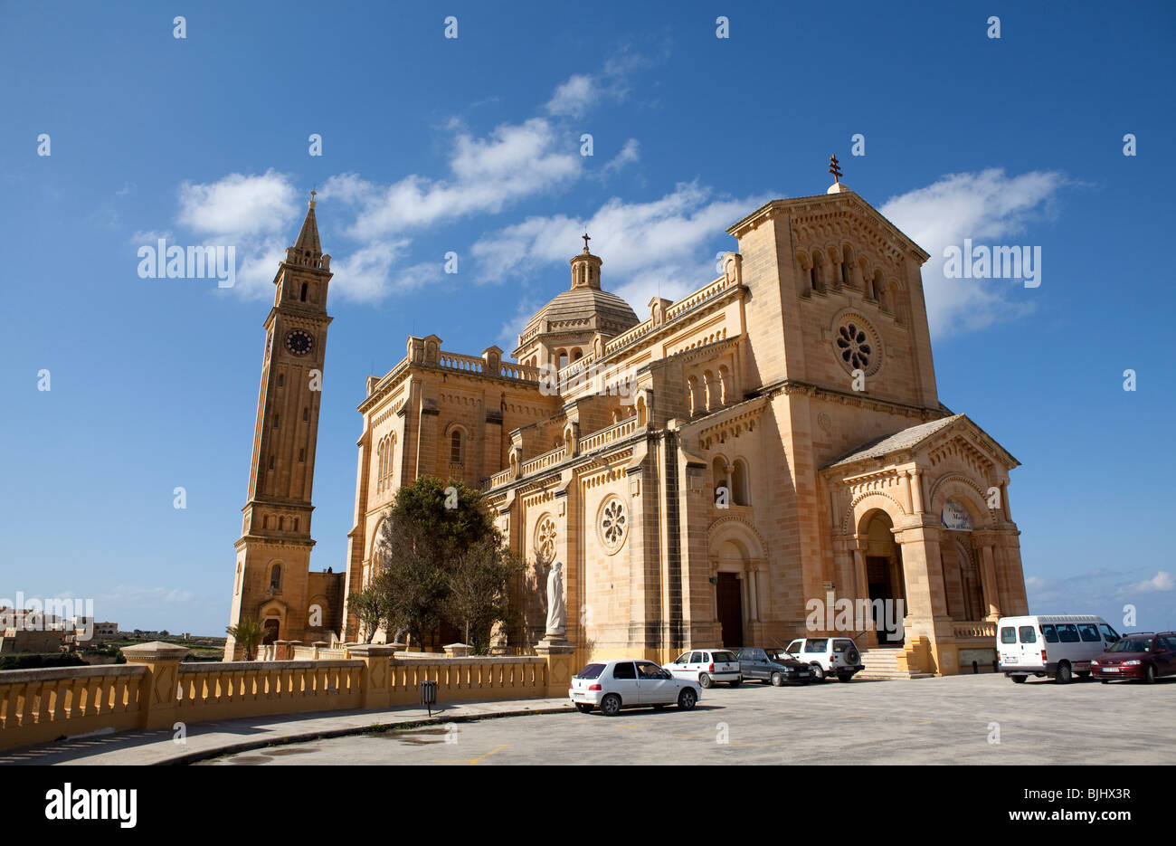 Maltese cross church hi-res stock photography and images - Alamy