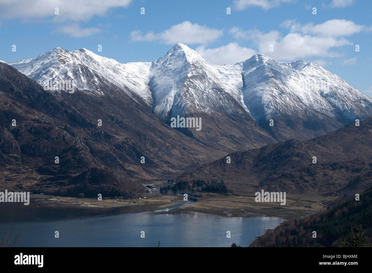 Five Sisters of Kintail and Glen Shiel, Lochalsh Stock Photo - Alamy