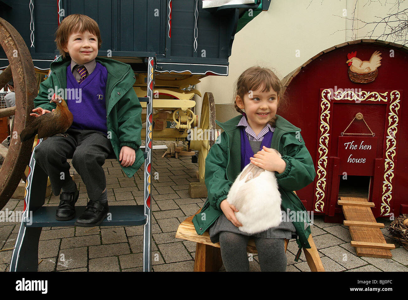 Gypsy girl caravan hi-res stock photography and images - Alamy