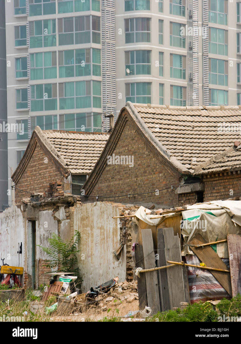 Detail of city street with garbage and urban blight Stock Photo - Alamy