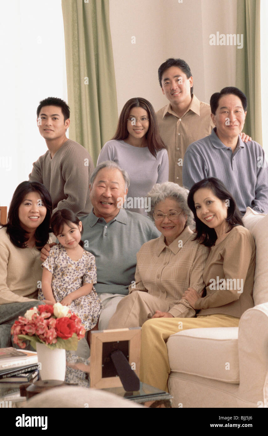 Extended asian family hi-res stock photography and images - Alamy
