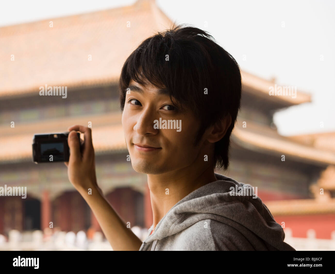 Teenagers with digital cameras hi-res stock photography and images - Alamy