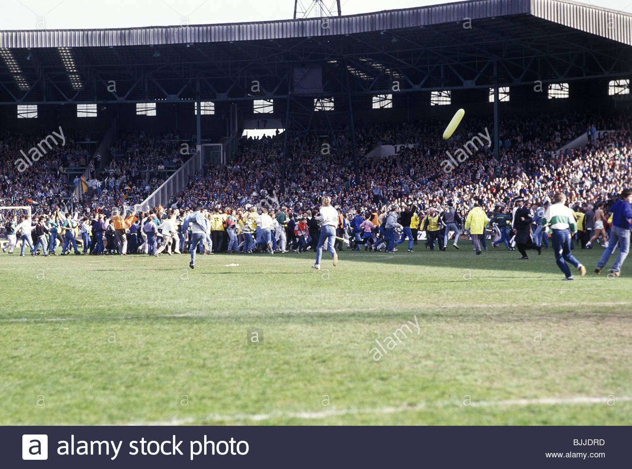 Football Pitch Invasion Stock Photos & Football Pitch Invasion Stock ...