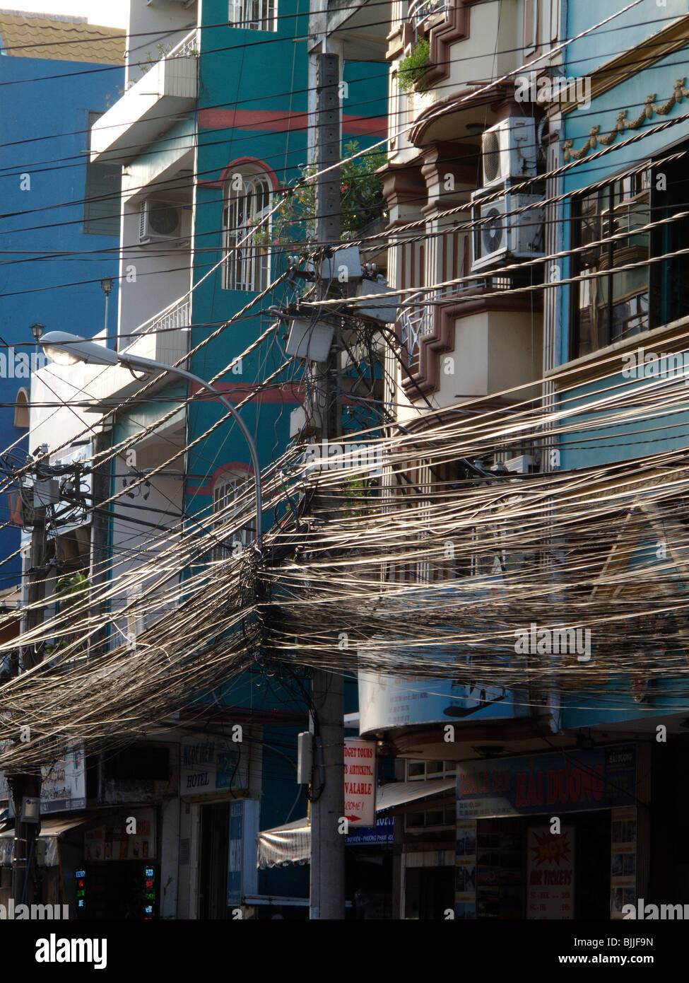 Standard telephone and cables hi-res stock photography and images - Alamy
