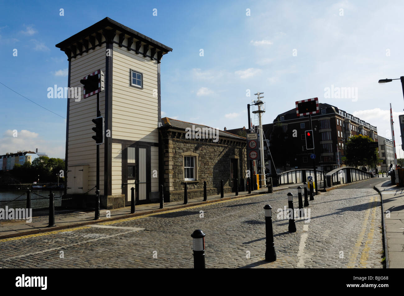 Bristol prince street bridge hi-res stock photography and images - Alamy