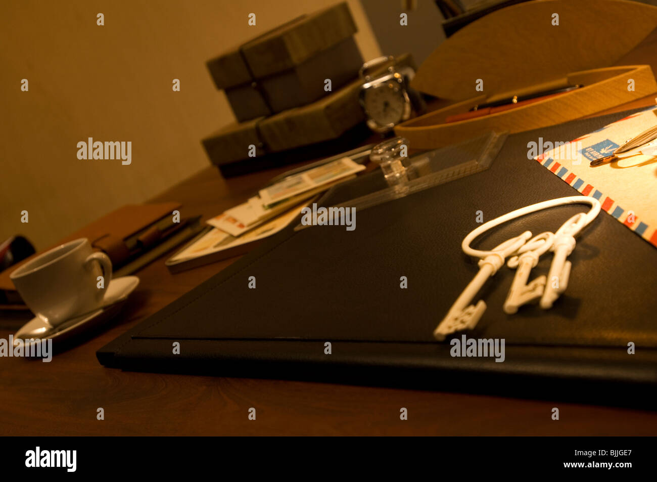 Keys on desk Stock Photo - Alamy