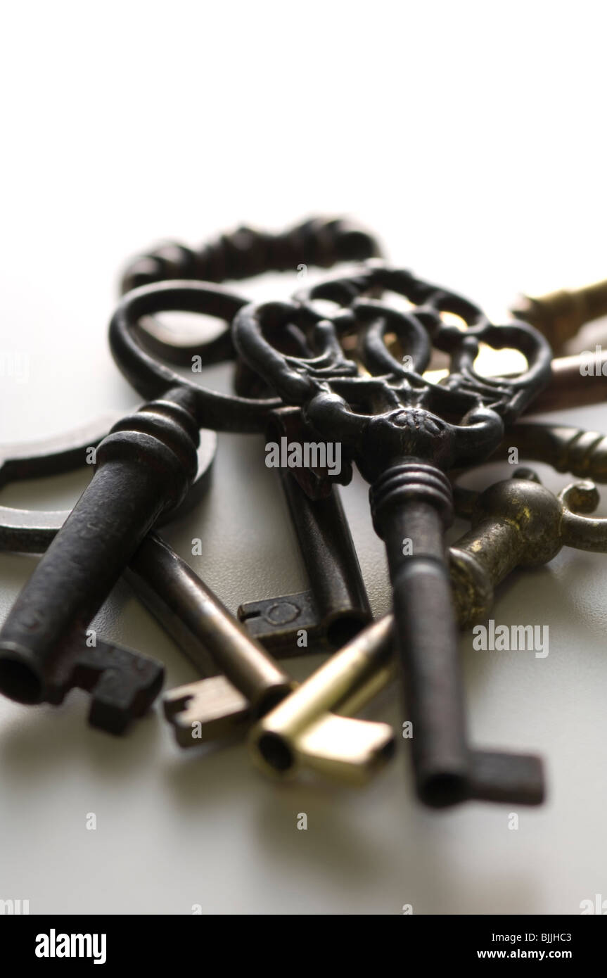 Group of antique keys Stock Photo - Alamy