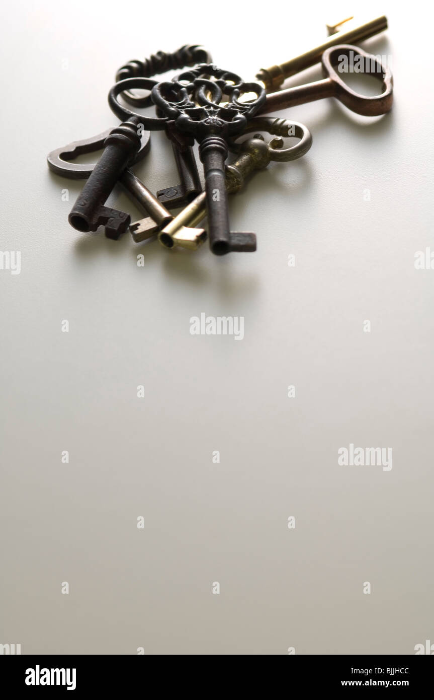 Group of antique keys Stock Photo - Alamy