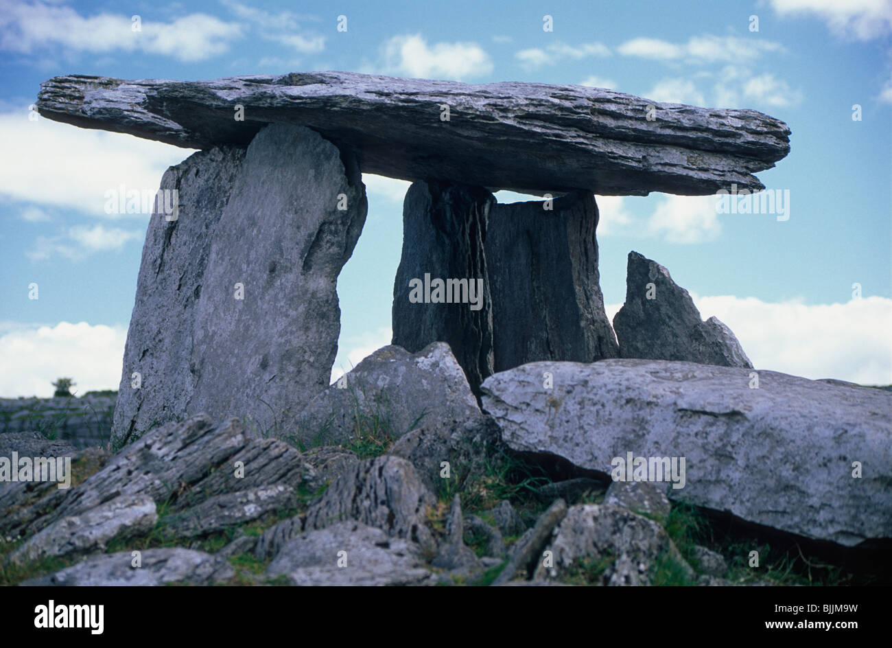 Poulnabrone Dolmen in The Burren Stock Photo - Alamy