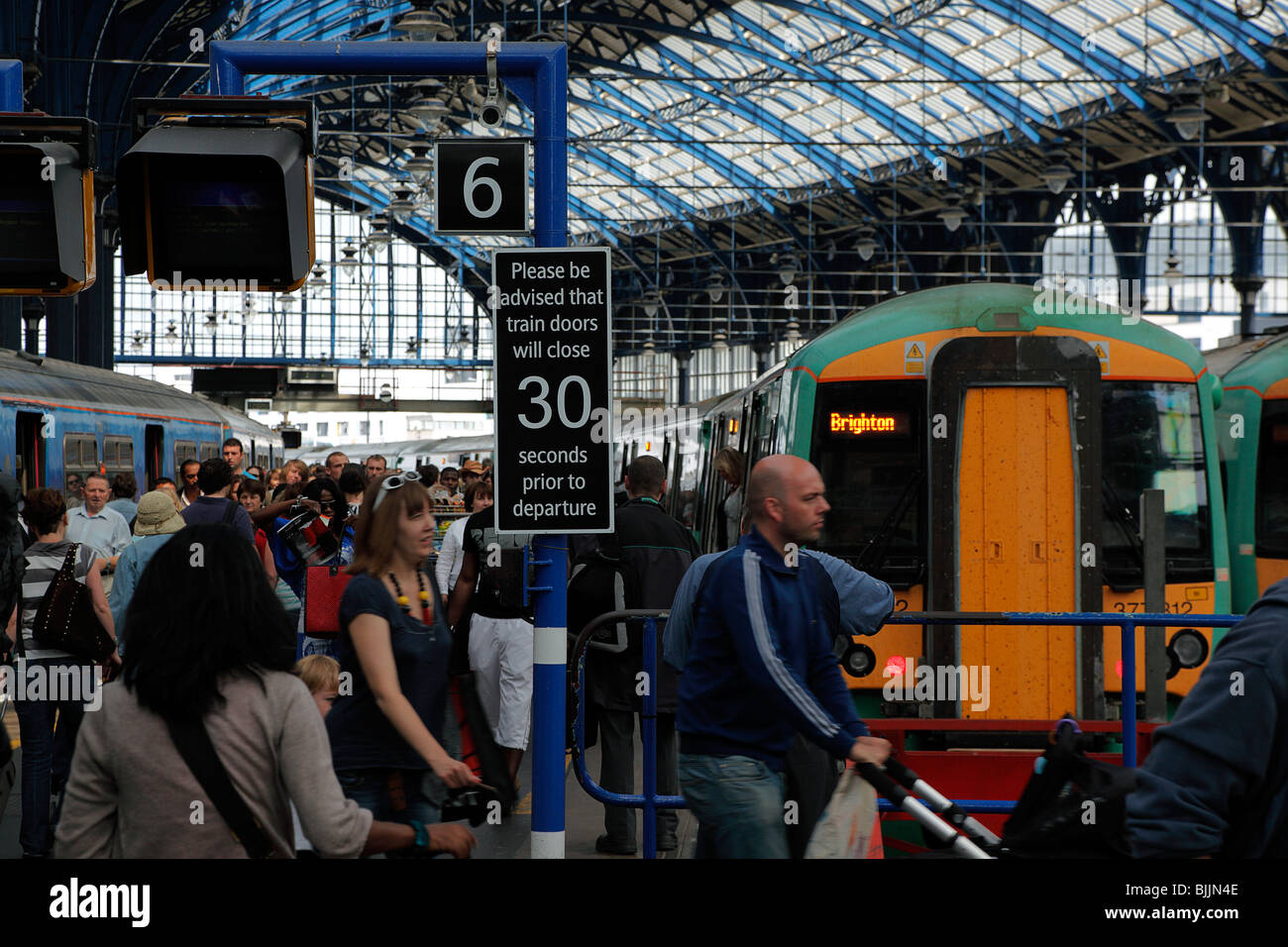 Brighton railway station uk hi-res stock photography and images - Alamy