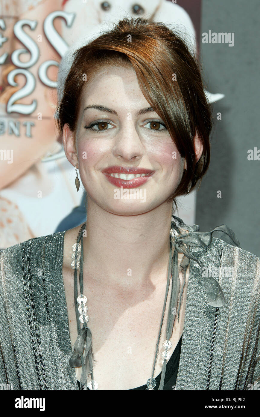 ANNE HATHAWAY PRINCESS DIARIES 2 WORLD PREM DOWNTOWN DISNEY LOS ANGELES ...