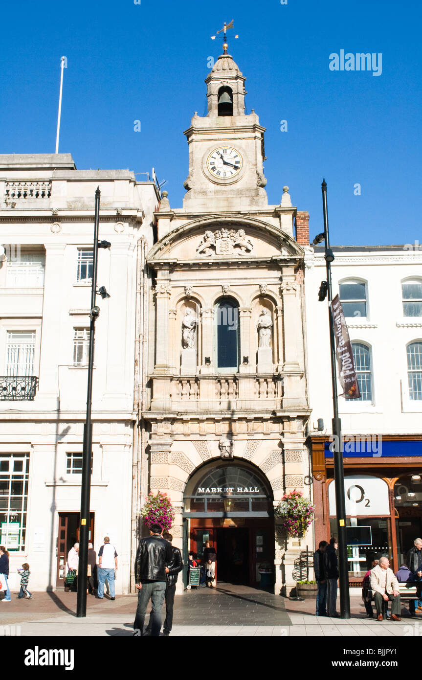 High town shopping centre hereford hi-res stock photography and images ...