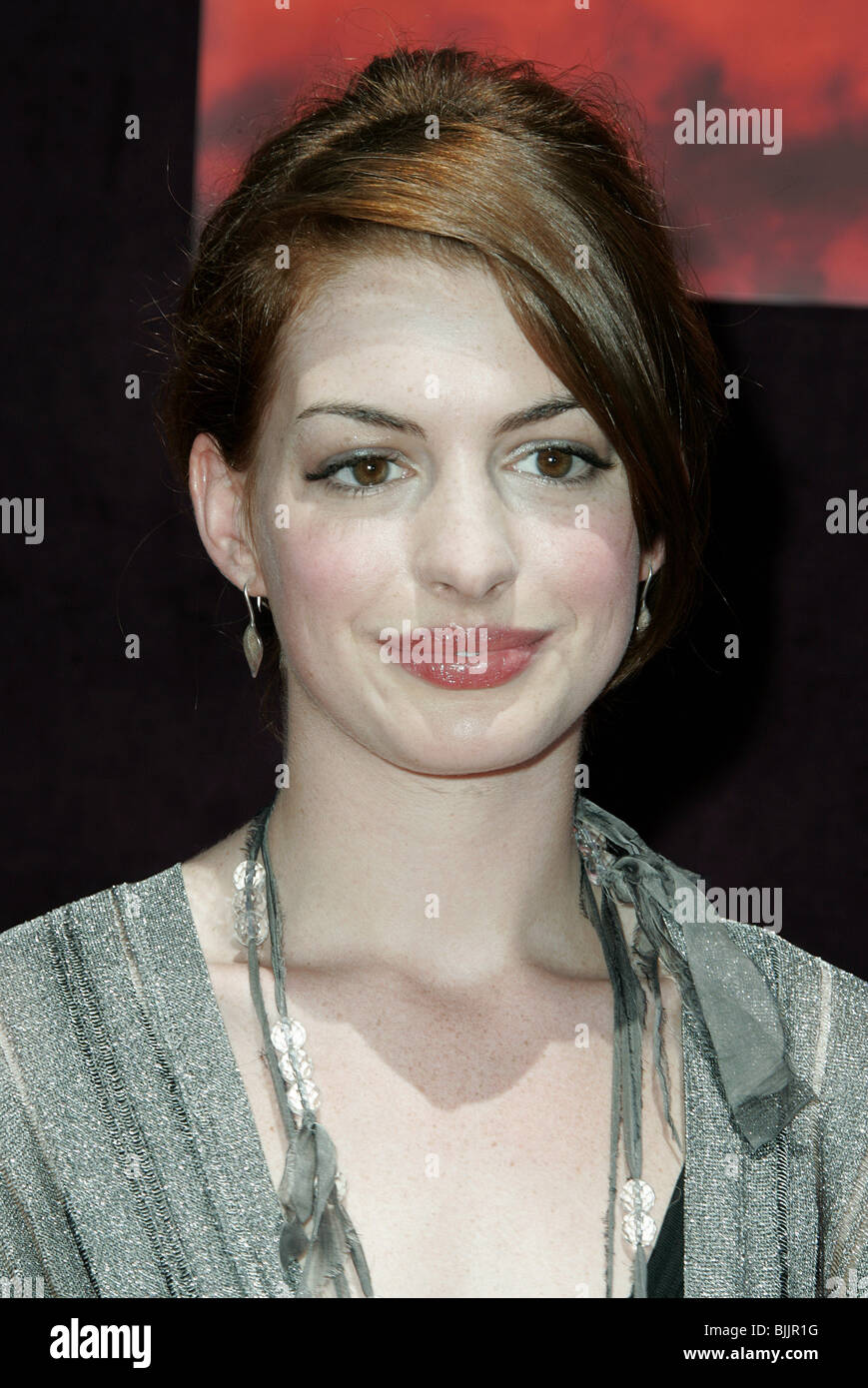 ANNE HATHAWAY PRINCESS DIARIES 2 WORLD PREM DOWNTOWN DISNEY LOS ANGELES ...