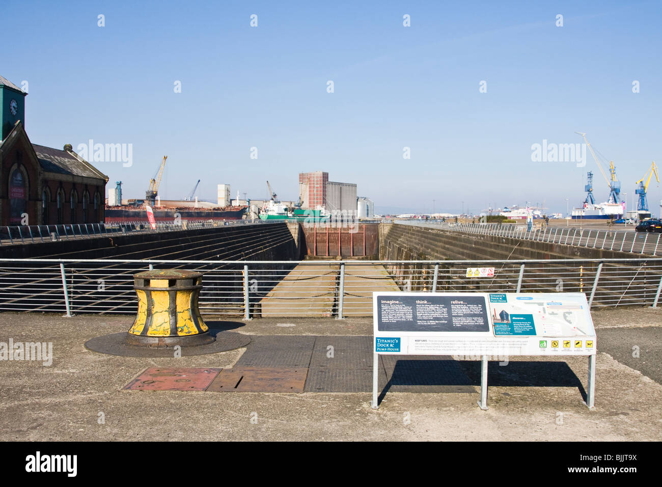 Harland wolff shipyard belfast dock hi-res stock photography and images ...