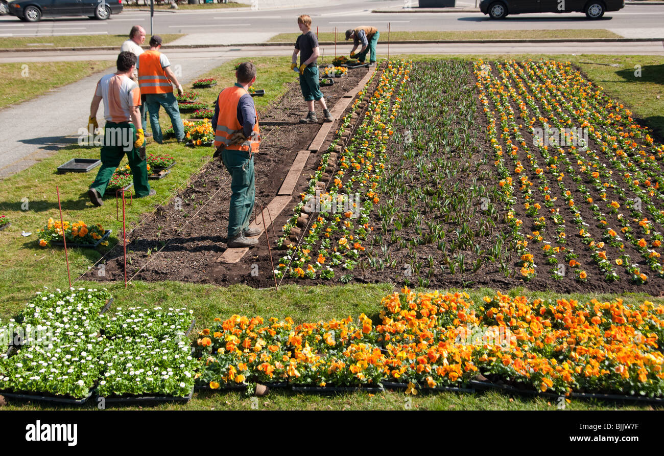 Several gardeners hi-res stock photography and images - Alamy