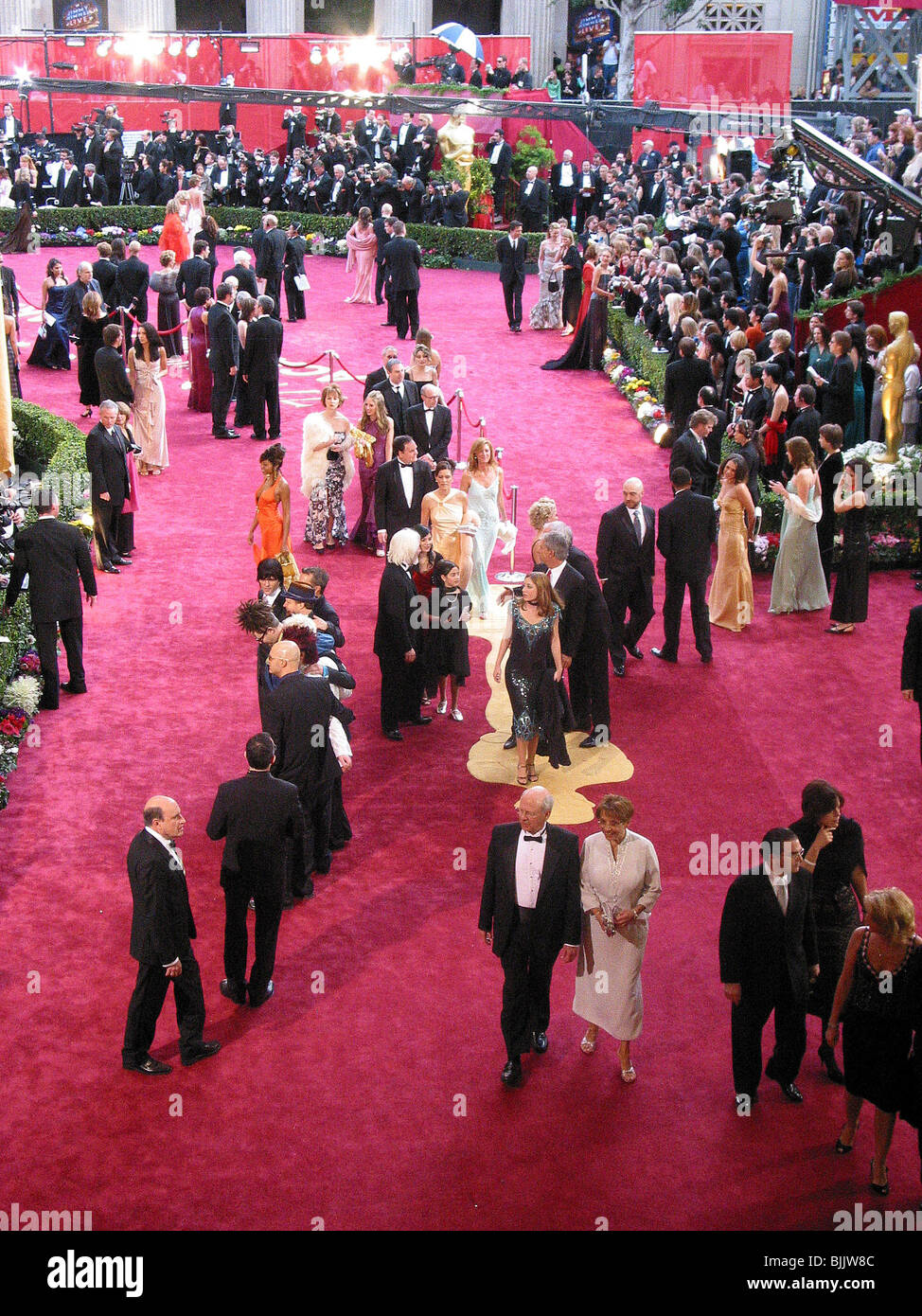 RED CARPET OSCAR ARRIVALS 77TH ANNUAL ACADEMY AWARDS TH KODAK THEATRE ...