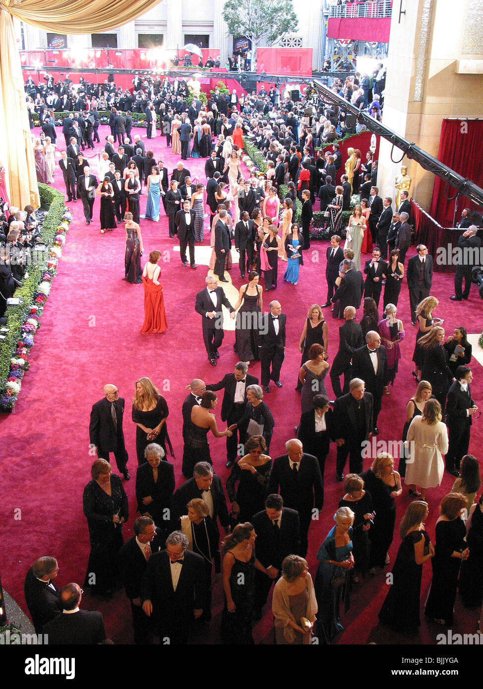 RED CARPET OSCAR ARRIVALS 77TH ANNUAL ACADEMY AWARDS TH KODAK THEATRE ...