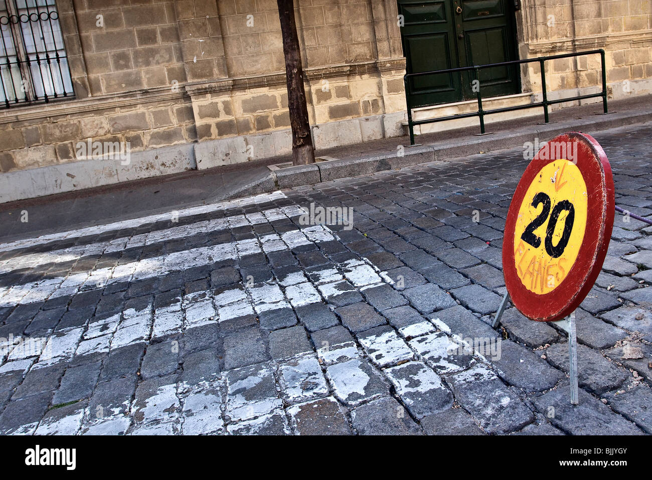 Traffic sign at a pedestrian crossing in Spain, Europe Stock Photo - Alamy