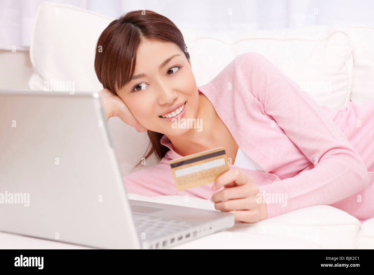 Person shopping in home hi-res stock photography and images - Alamy