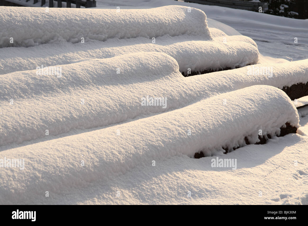Log snow outdoors hi-res stock photography and images - Alamy
