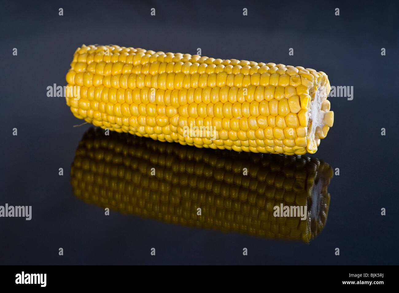 Yellow sweetcorn hi-res stock photography and images - Alamy