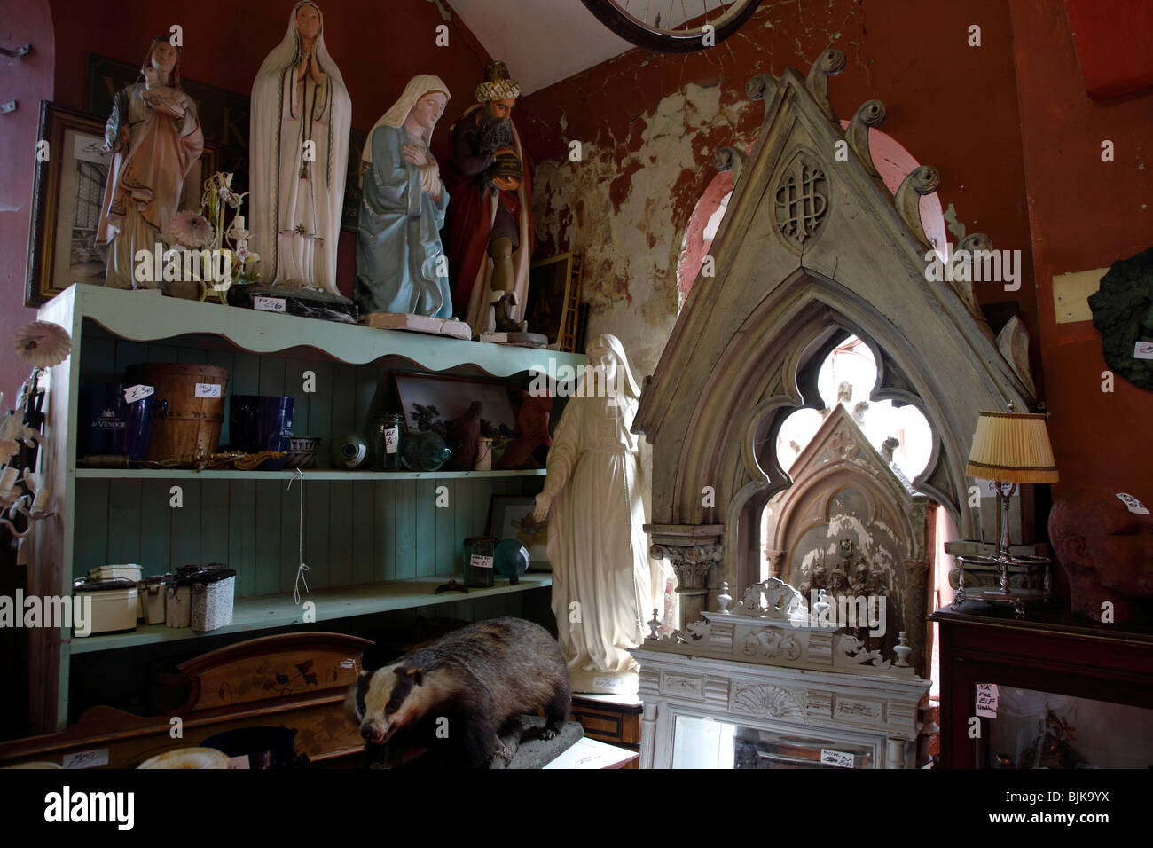 England, East Sussex, Lewes, North Street, Flea Market antiques and ...