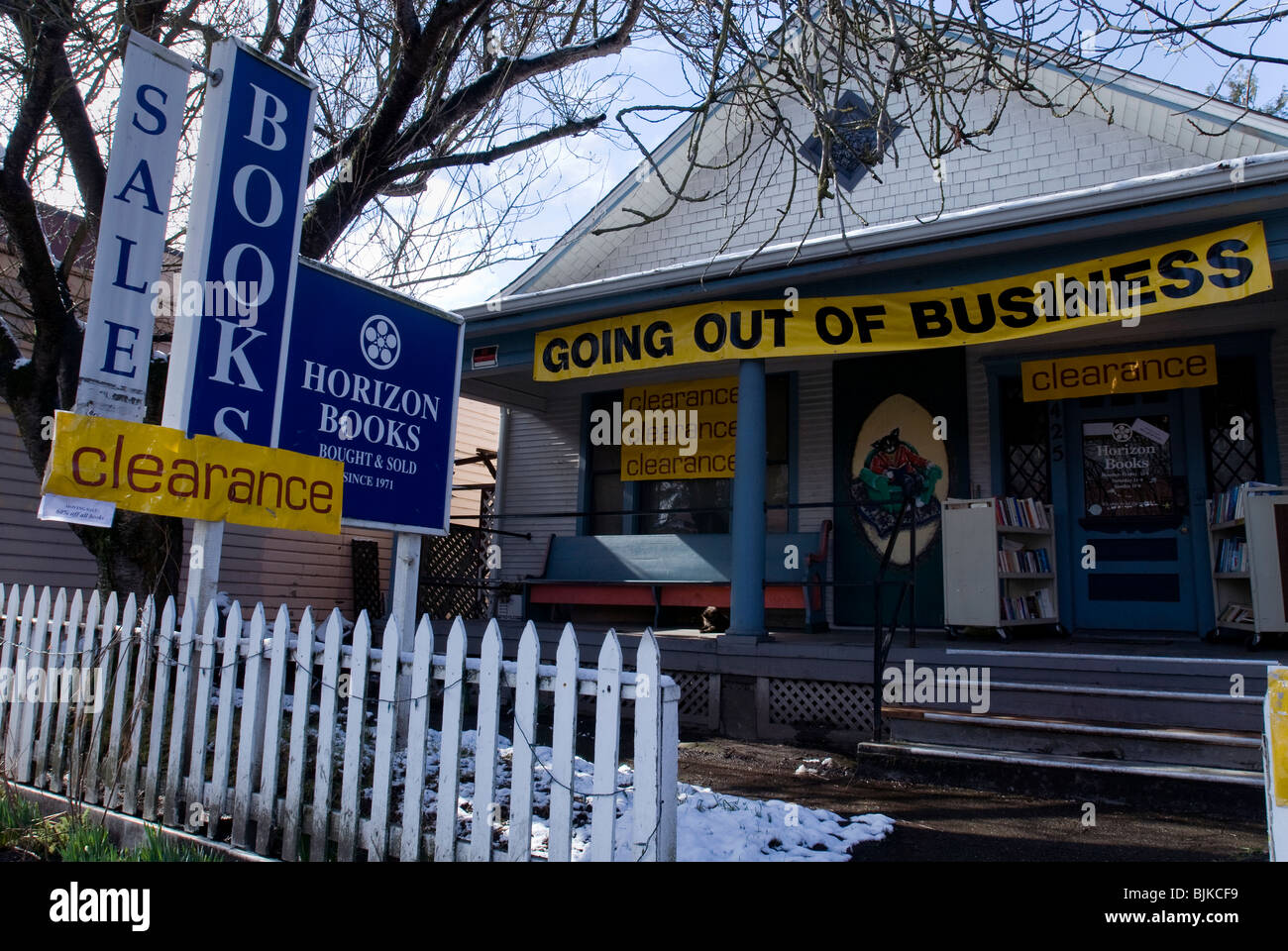 Small urban neighborhood store hi-res stock photography and images - Alamy