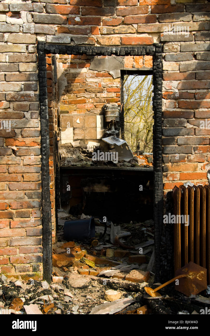 Burnt out house hi-res stock photography and images - Alamy