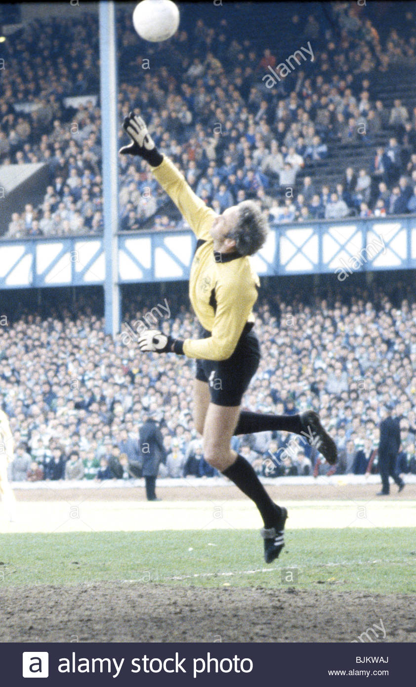 Glasgow Rangers Goalkeeper Stock Photos & Glasgow Rangers Goalkeeper ...