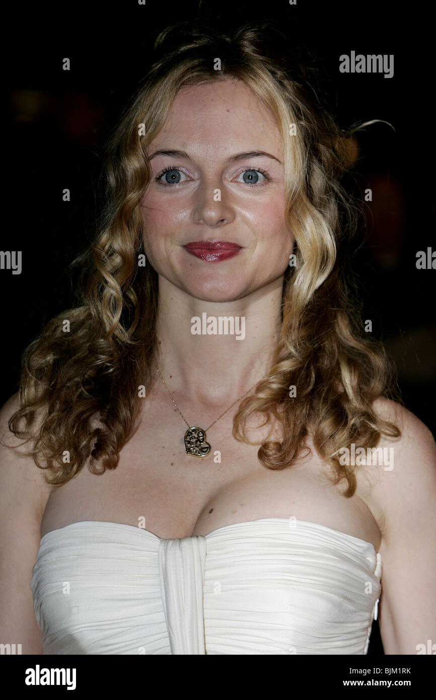 HEATHER GRAHAM THE UK FILM PREMIERE OF ELIZABETH: THE GOLDEN AGE AT THE ...