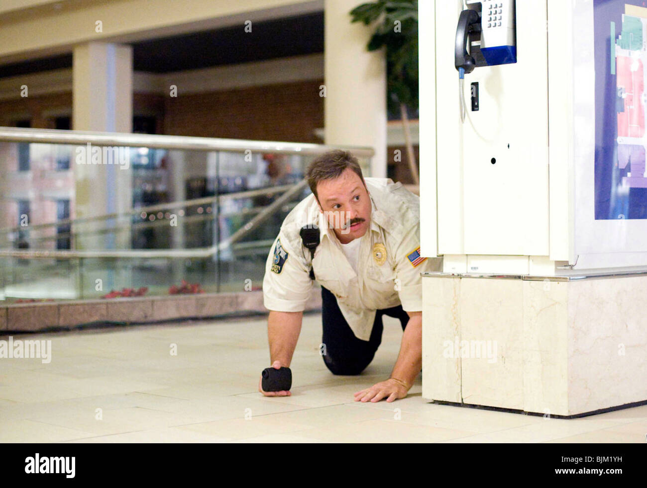 Kevin james 2009 paul blart hi-res stock photography and images - Alamy
