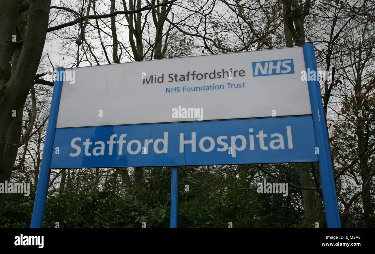Hospital sign board hi-res stock photography and images - Alamy